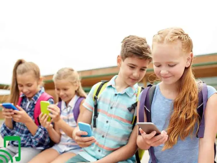 The 7 Best Emergency Cell Phones for Kids - Wireless Devices Reviews
